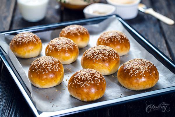 Easy Burger Buns Recipe - How to make Homemade Burger Buns
